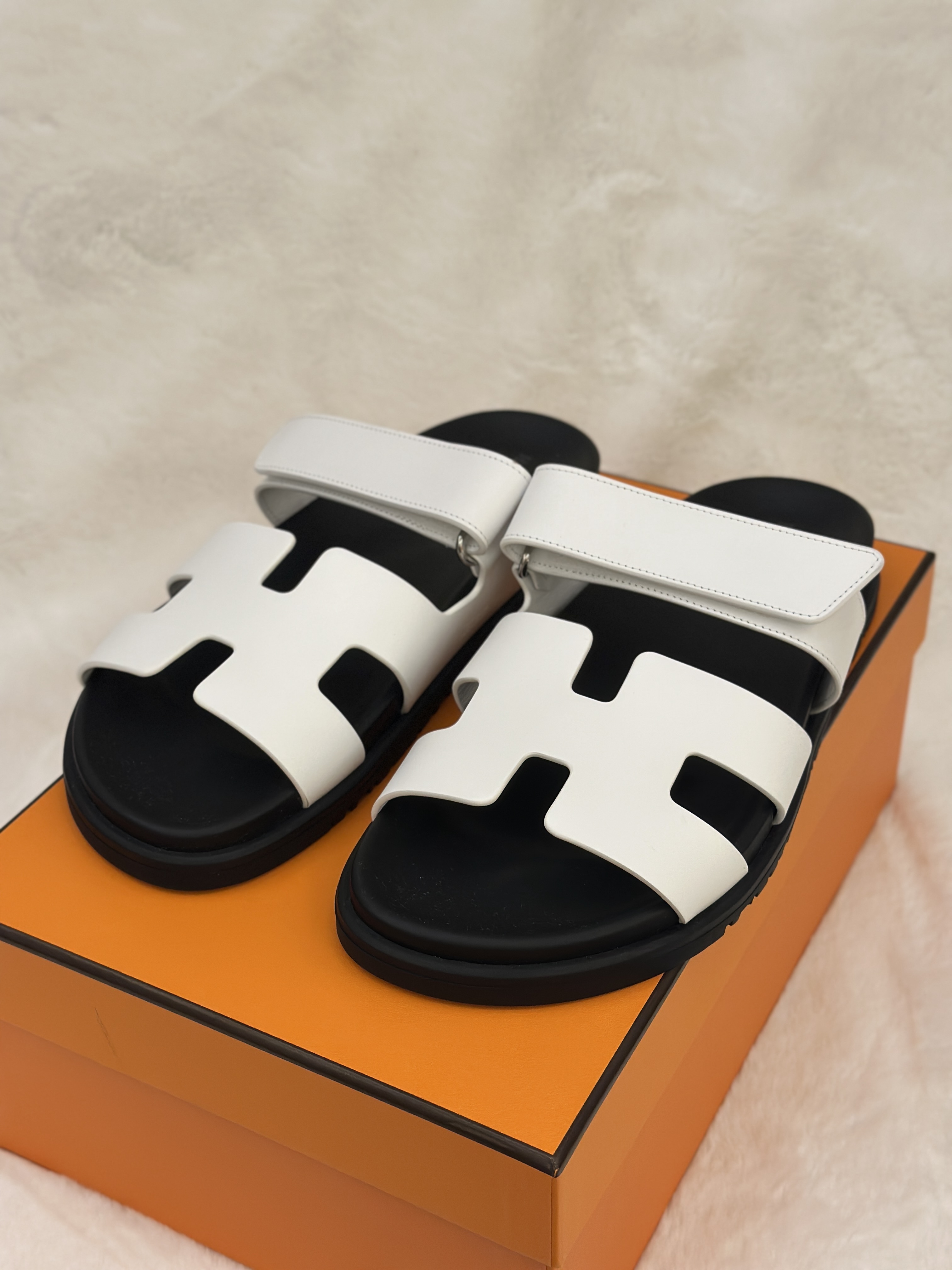Hermès Chypre White sandals size 38