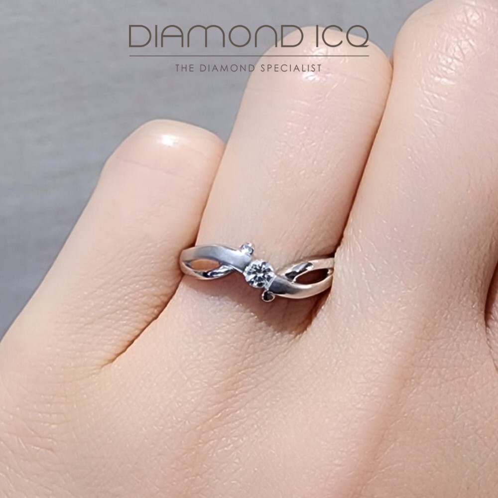 0.1 Round Shape With 18K White Gold Diamond Ring