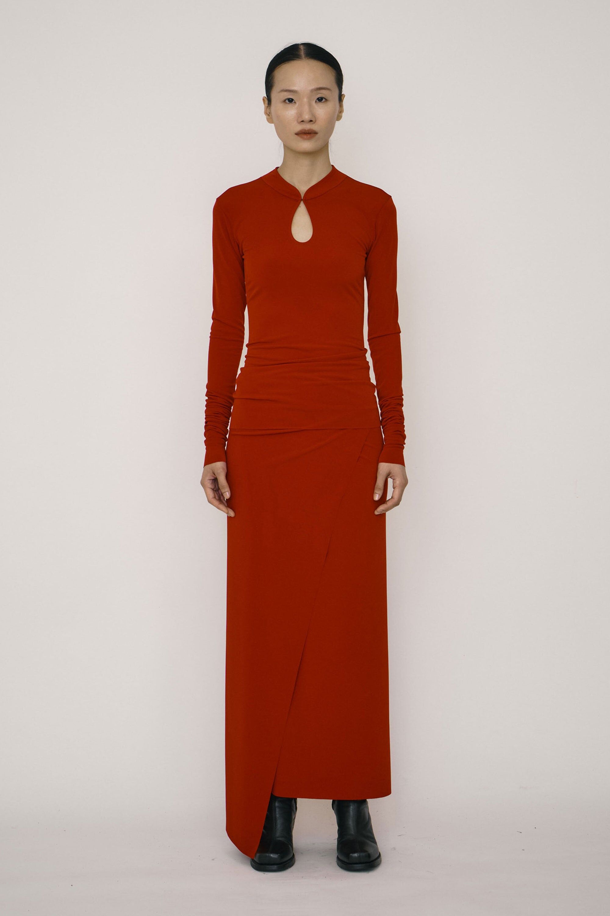 arc us arkus - AW25 | RED ONE-PIECE WRAP SKIRT
