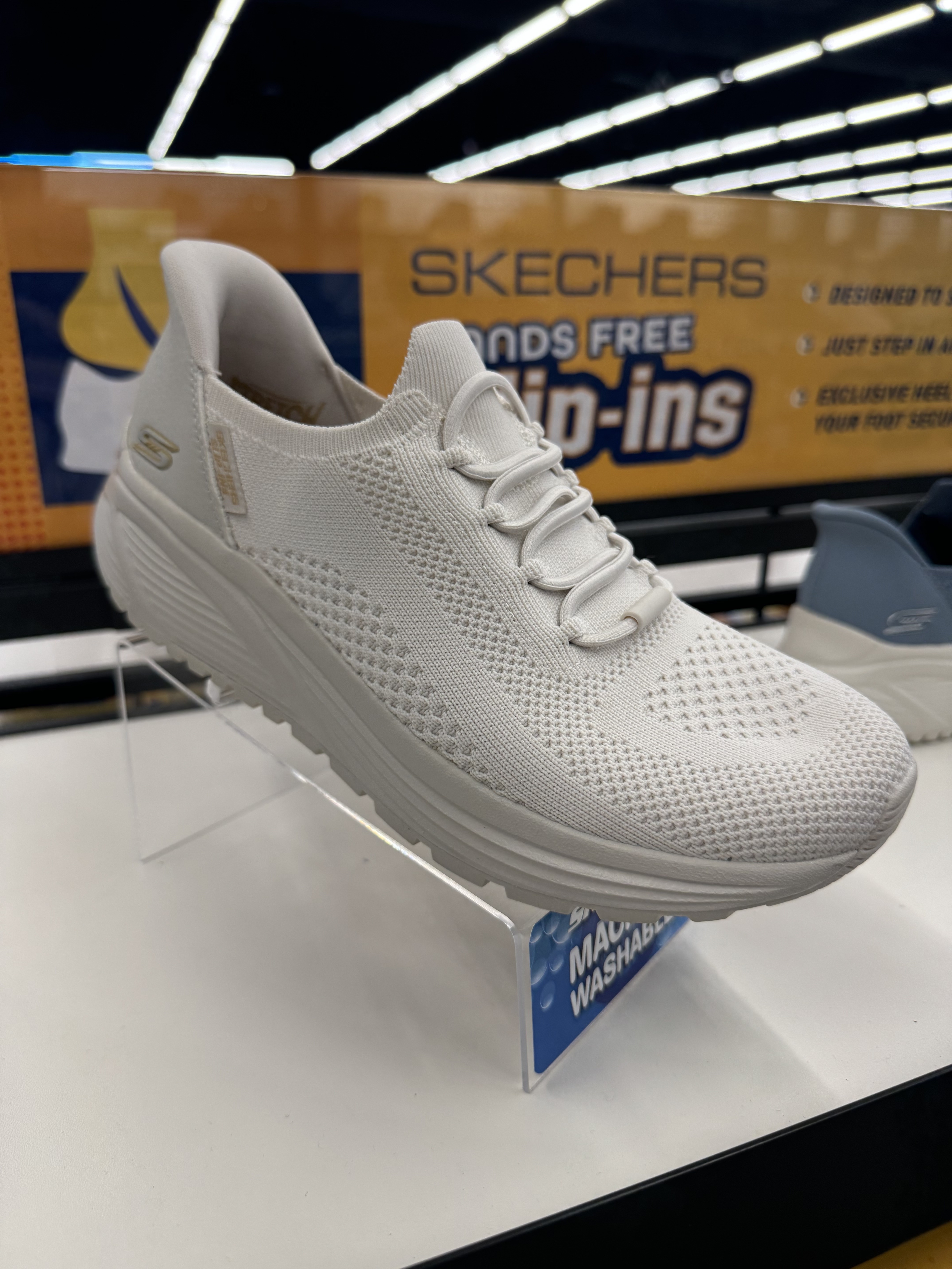 CM 杏 Squad Chaos Slip-ins Sketchers 111525