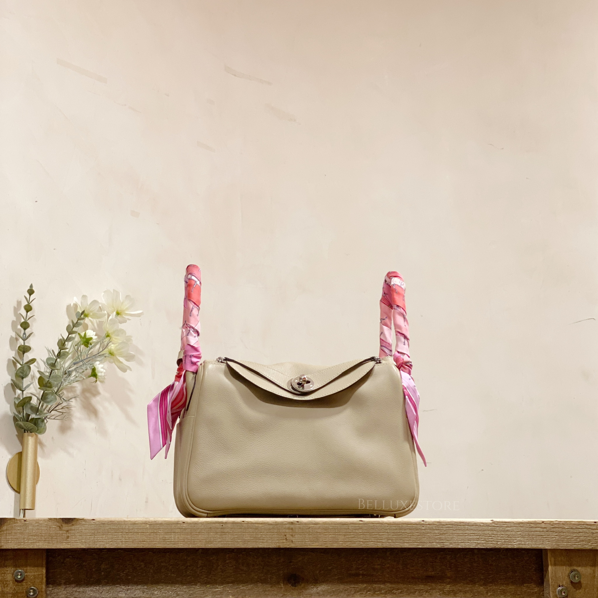 [Pre-owned] Hermes lindy 26 with twilly evercolor st...