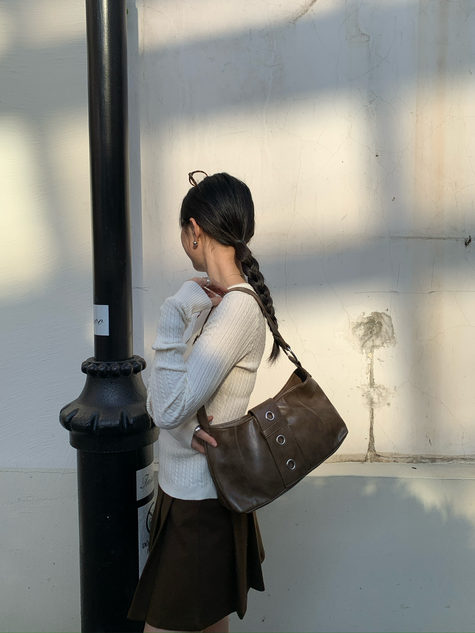 Henrietta belted shoulder bag in Olive Brown