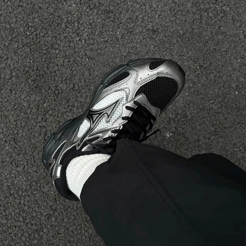 KTQ STORE ‧ MIZUNO Speed 2K 液態銀黑 Y2K D1GH252908