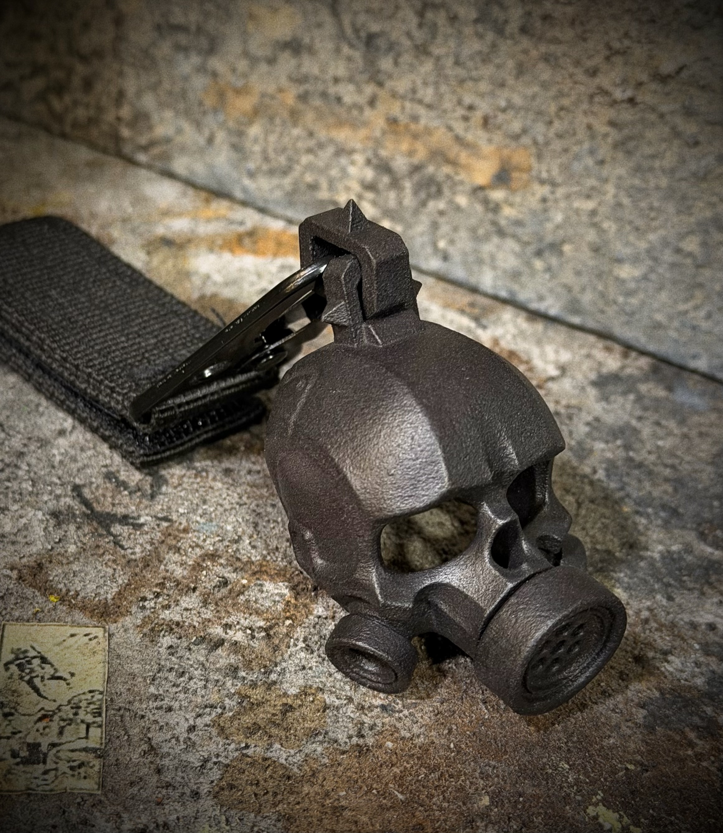 Skull GasMask keychain