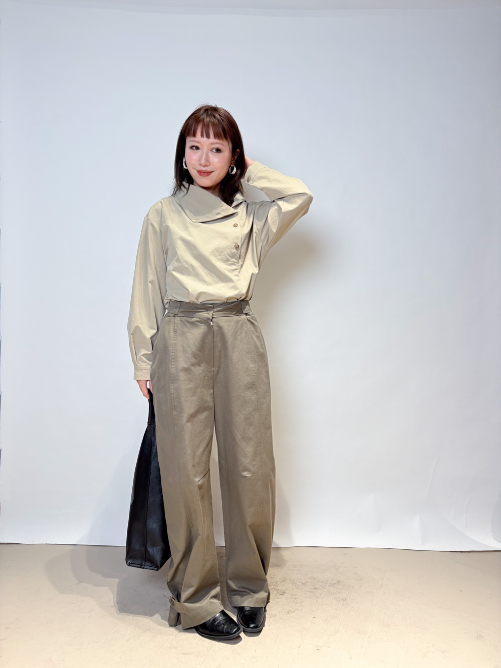 Side buttons slim carrot army pants (GREEN)-Free size