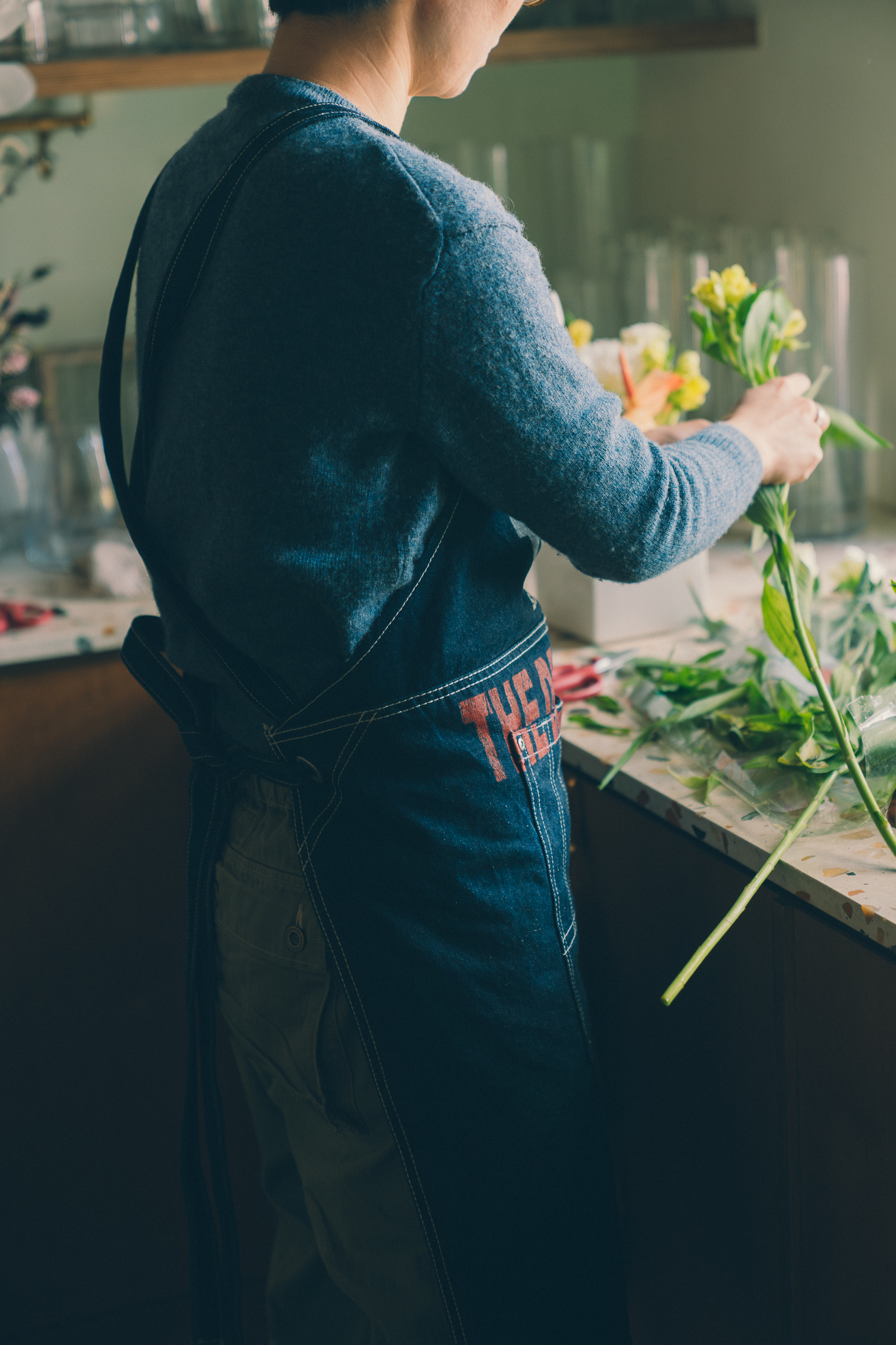 花藝師的日常：薑薑小姐 with her Denim Apron